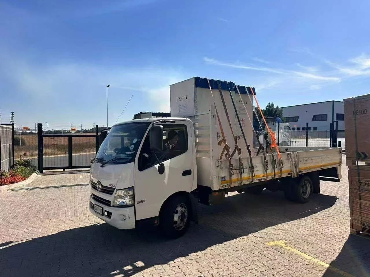 Megarevo MPS Microgrid Series Commercial Triple Output Hybrid Inverter ...