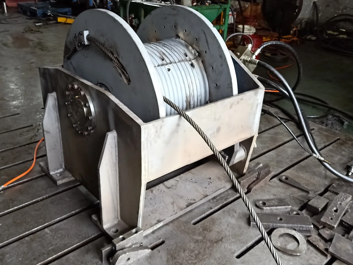 Spooling Wire Rope Hydraulic Crane Winch With Or Without Grooves - Buy ...