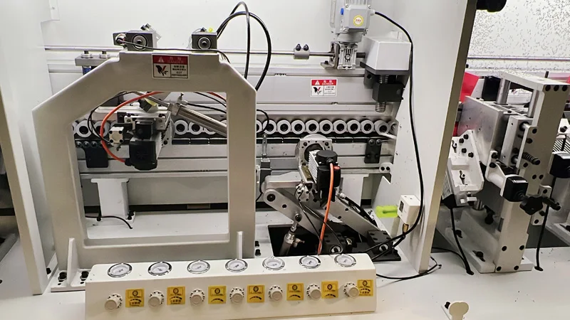 Heavy Duty Wood Veneer Edge Banding Machine Pre-milling From Factory ...