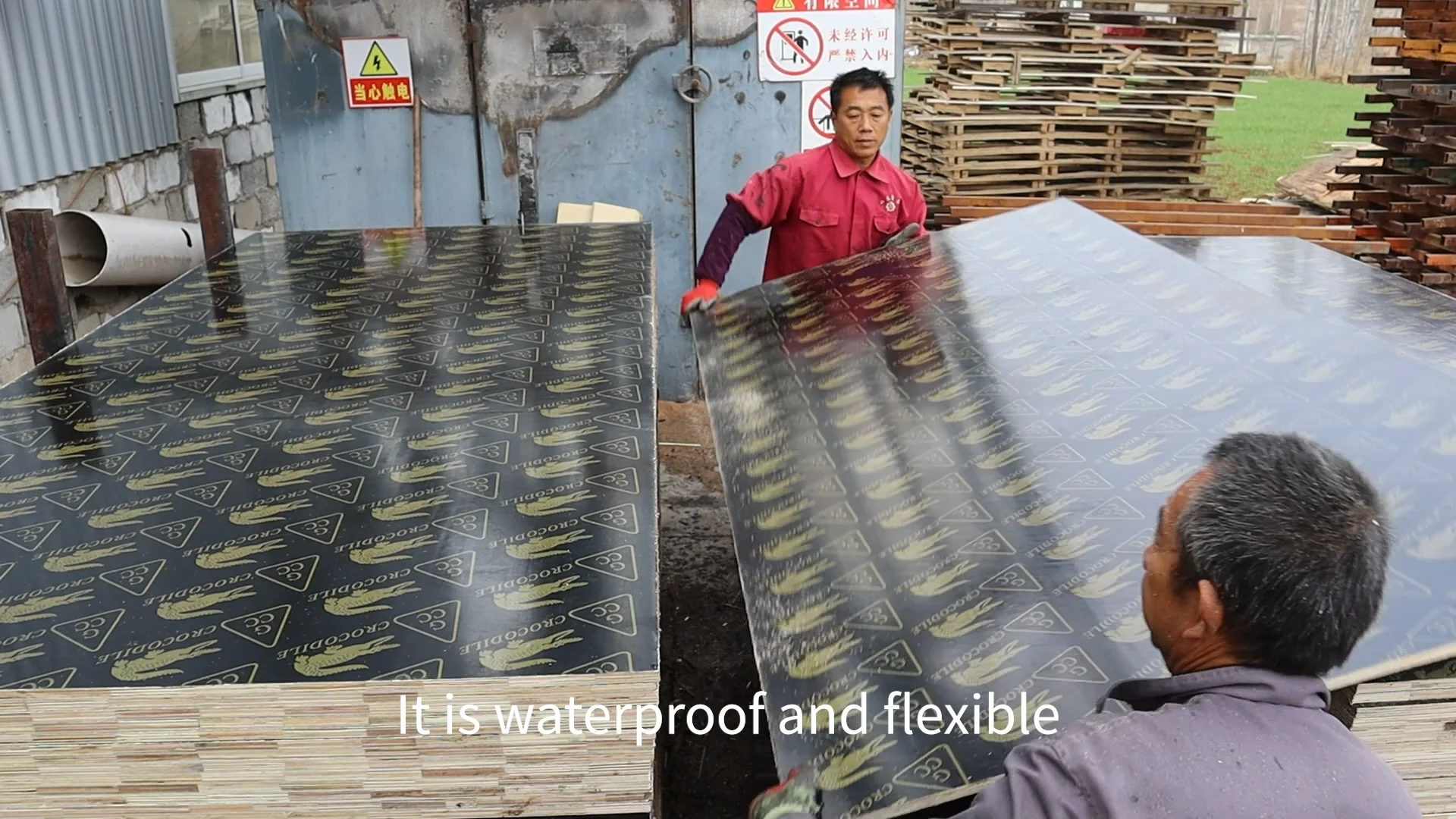 High Quality 4ftx8ft Phenolic Black Film Faced Plywood For Building ...