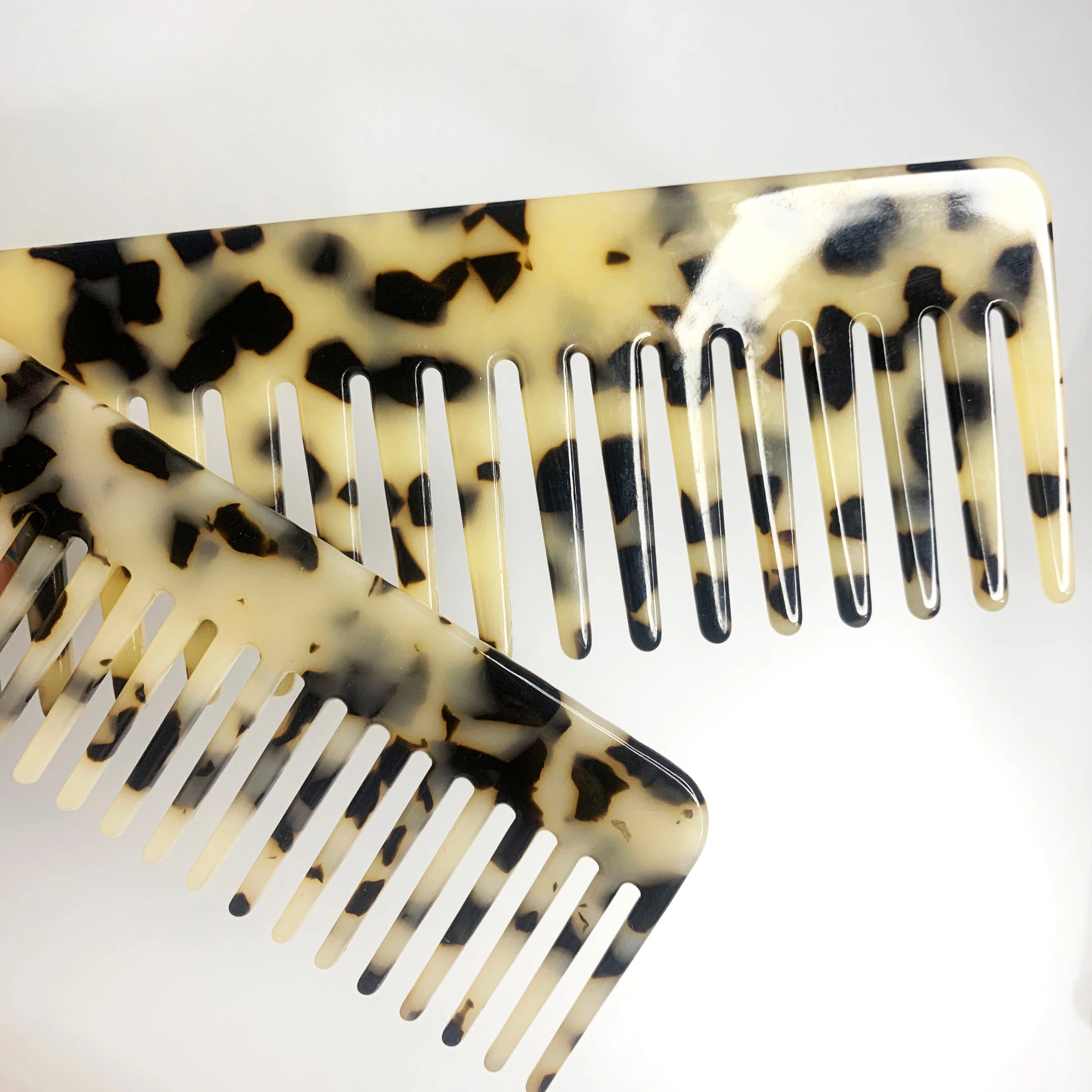 Saiyii Hot Selling Customized Pink Wide Tooth Custom Comb Cellulose ...