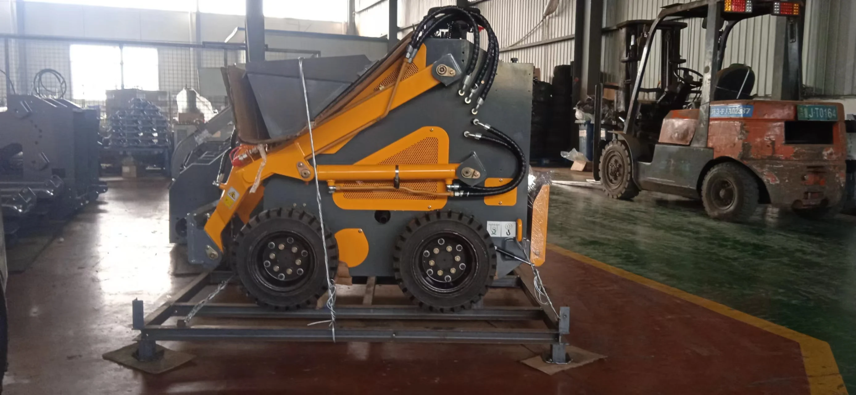 Euro 5 Ce Epa Engine Manufacturer Small Mini Skid Steer Loader 1 Ton ...