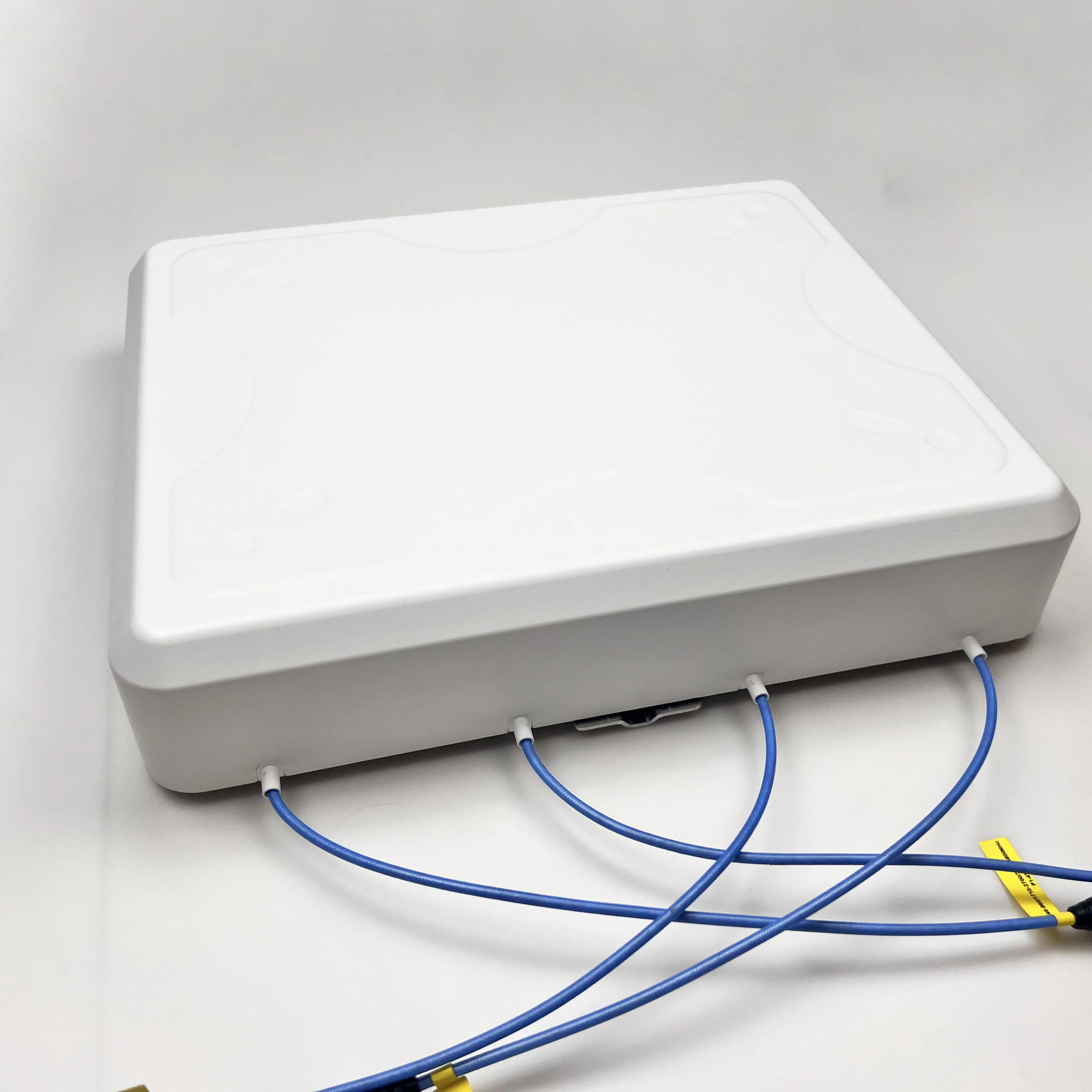 5G 4T4R MIMO Directional Panel Antenna 4X4 Wide Band for GSM 2G 3G SDMA ...