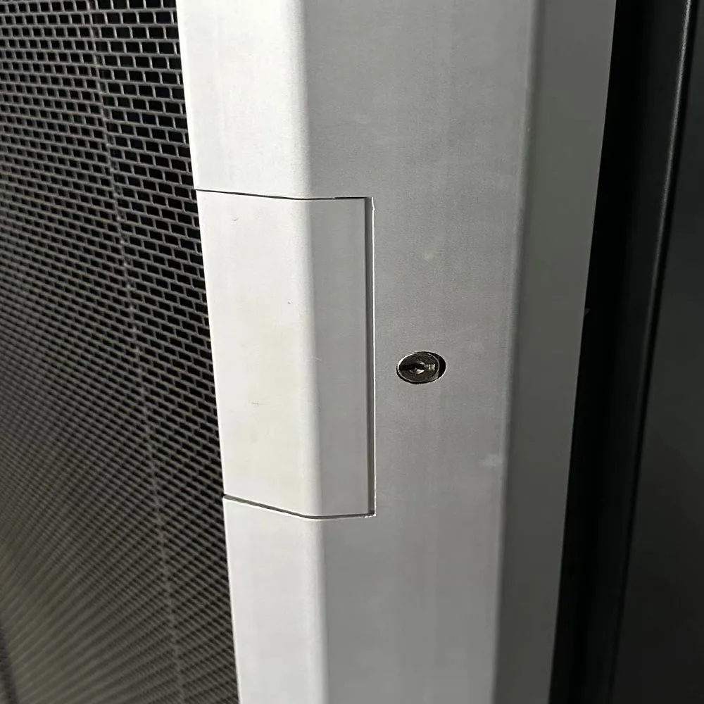 Network Cabinet 42u Server Rack Swinghandle Lock 1,5 Module Rack - Buy ...