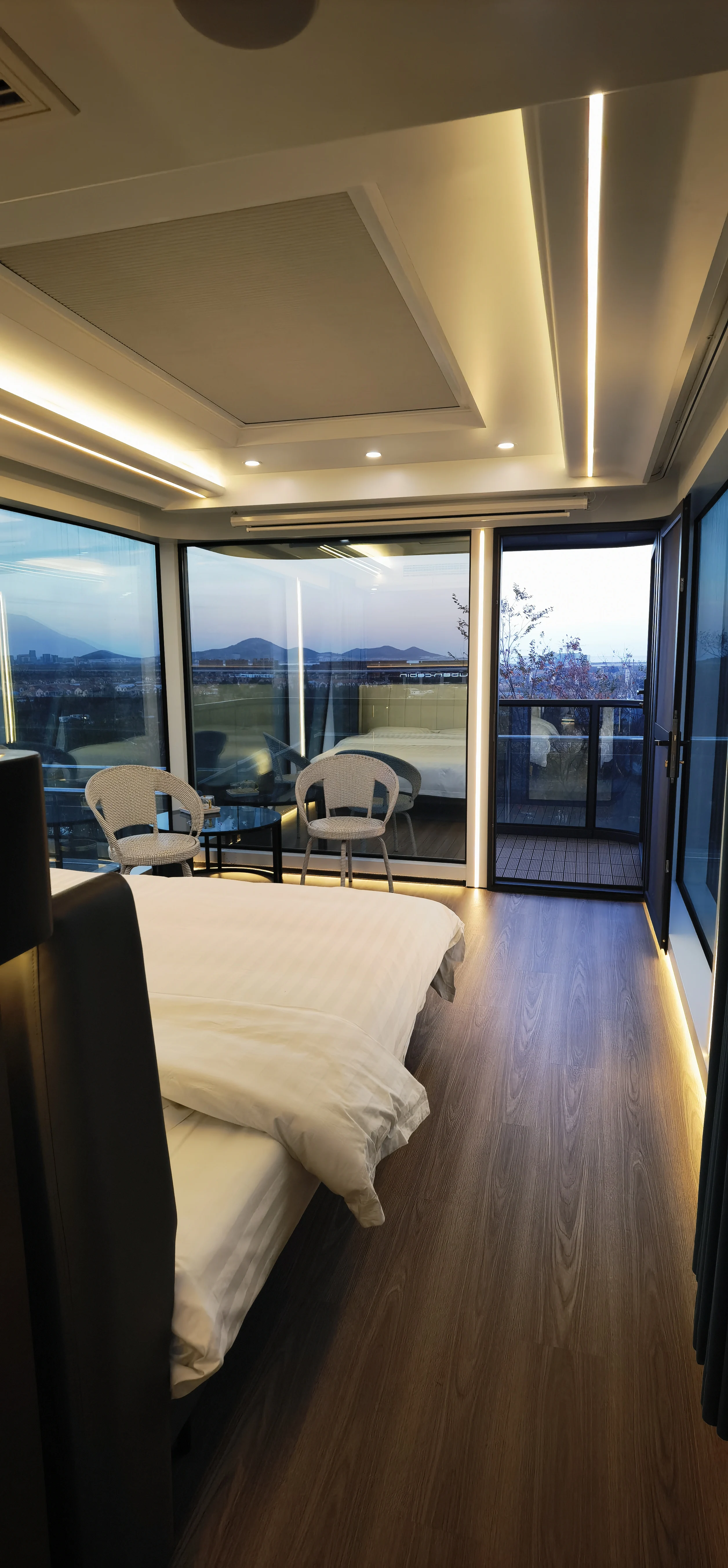 Luxury Custom Pontoon Party Houseboat Luban Cabin Modern Floating Hotel ...