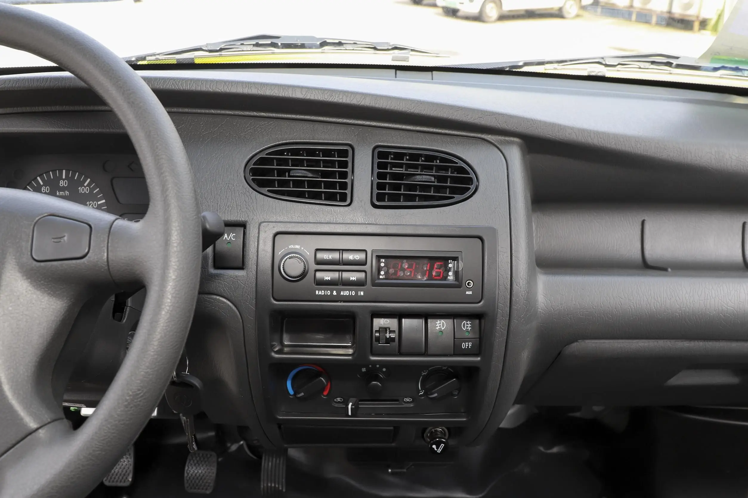 Dongfeng DFM DFSK Sokon K02 K01 - High-Income Transporter