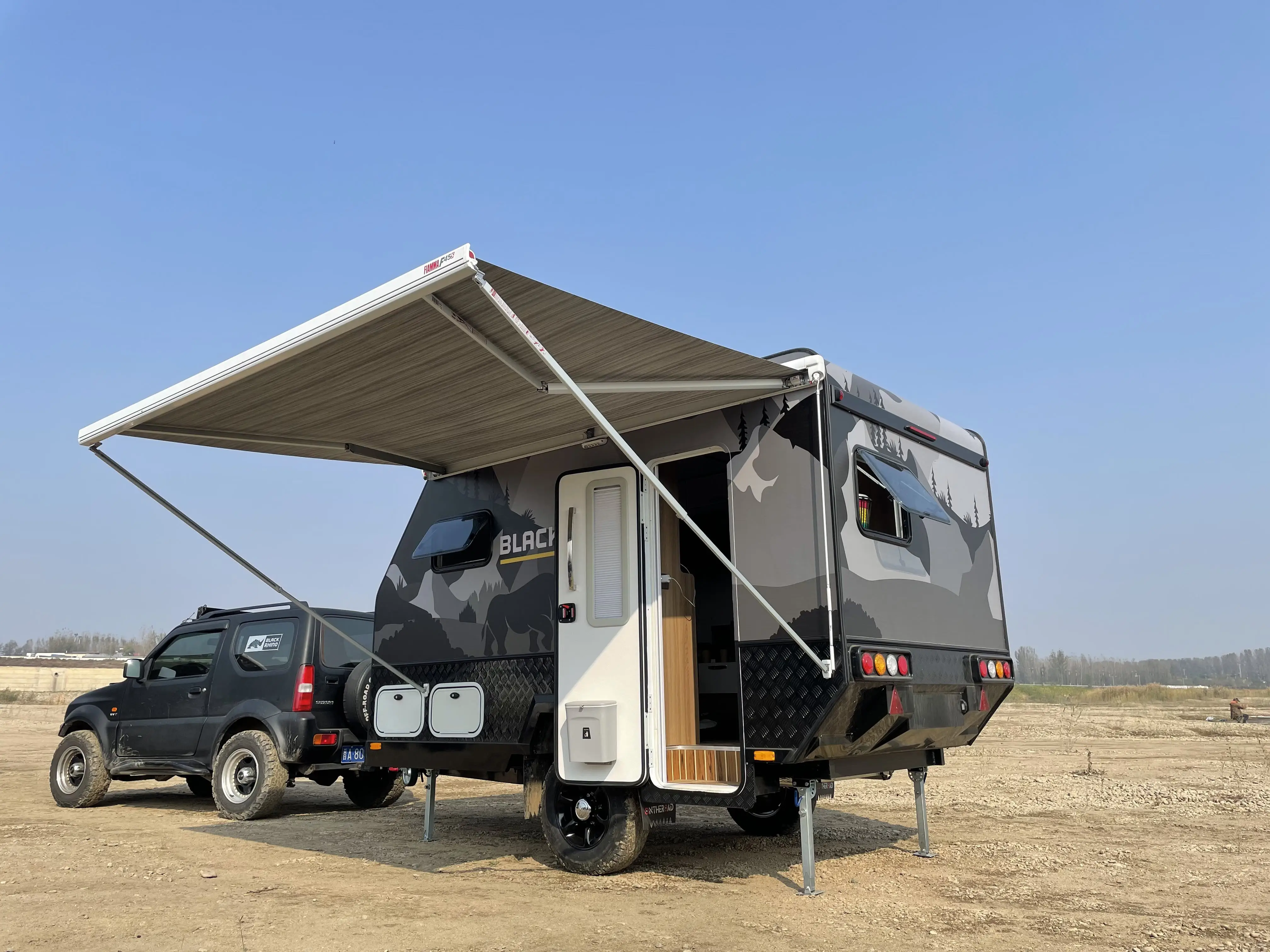Luxury Glaming Mini Camper Van Camper Trailer Trailing Off Road With ...