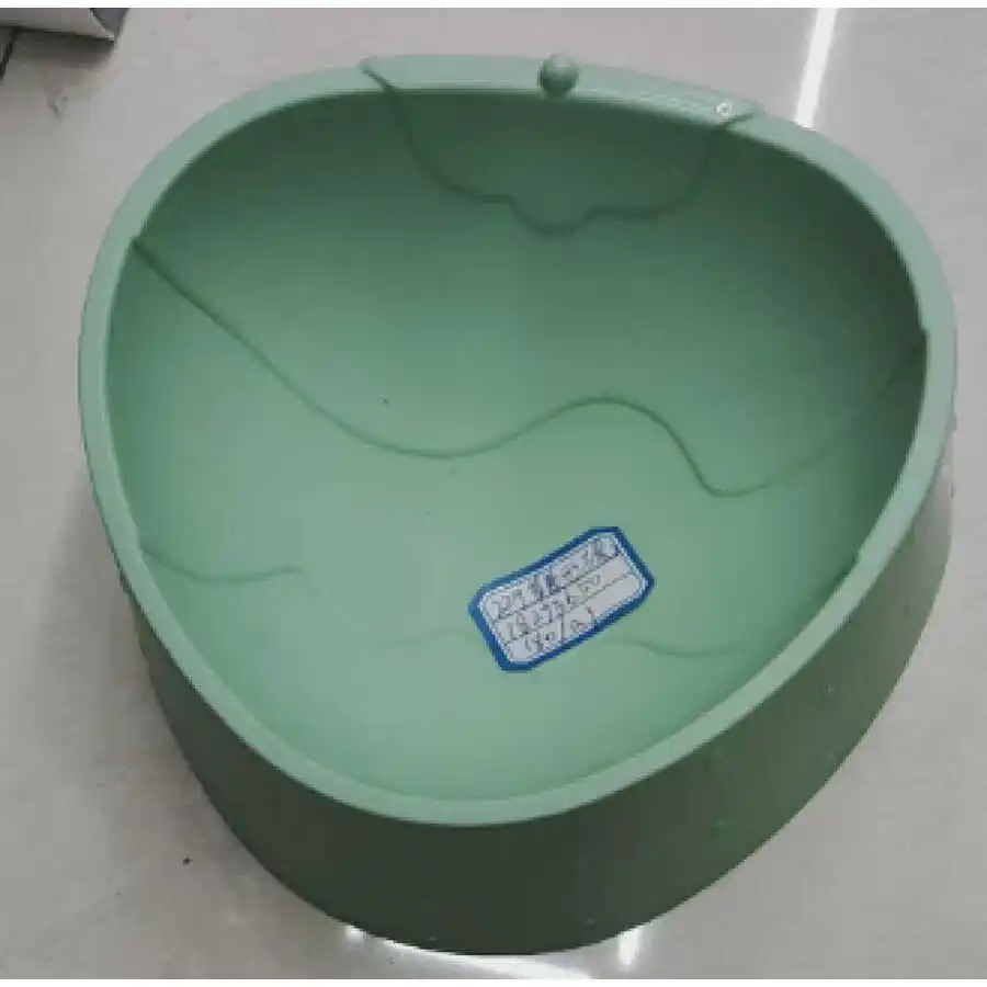 Corner Cat Litter Box Durable Plastic Triangular Design Space Saving ...