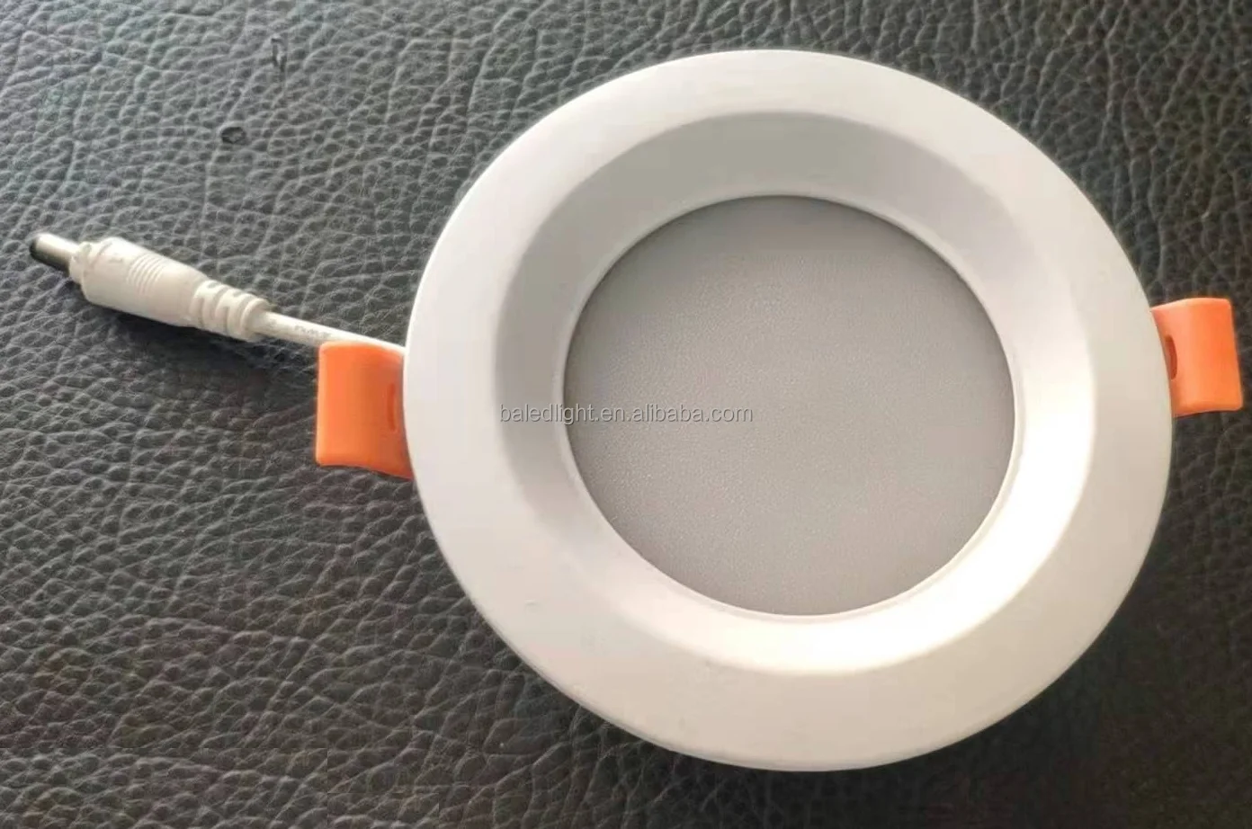 277v Ac Ip44 Ceiling 15w Cob down Light - Dimmable & Tunable
