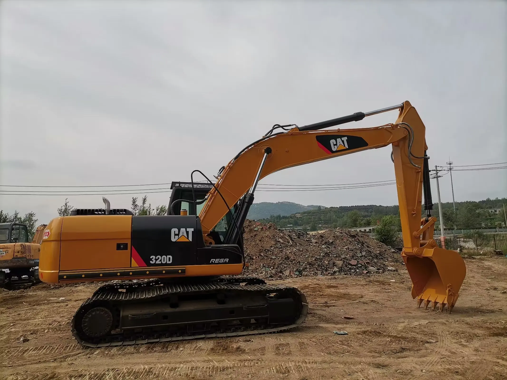 Heavy-duty Equipment Japan Caterpillar Used Hydraulic Tracked Excavator ...