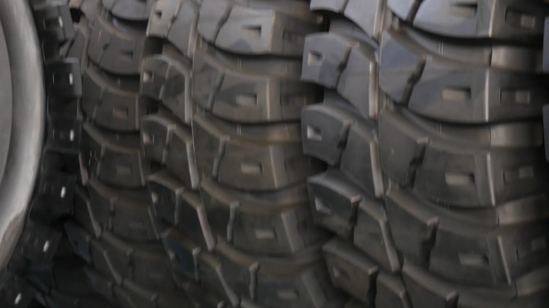 自卸车轮胎40.00r57 33.00r51 27.00r49 33.00r51 37.00r57用于俄罗斯和中亚市场的露天矿 - Buy ...