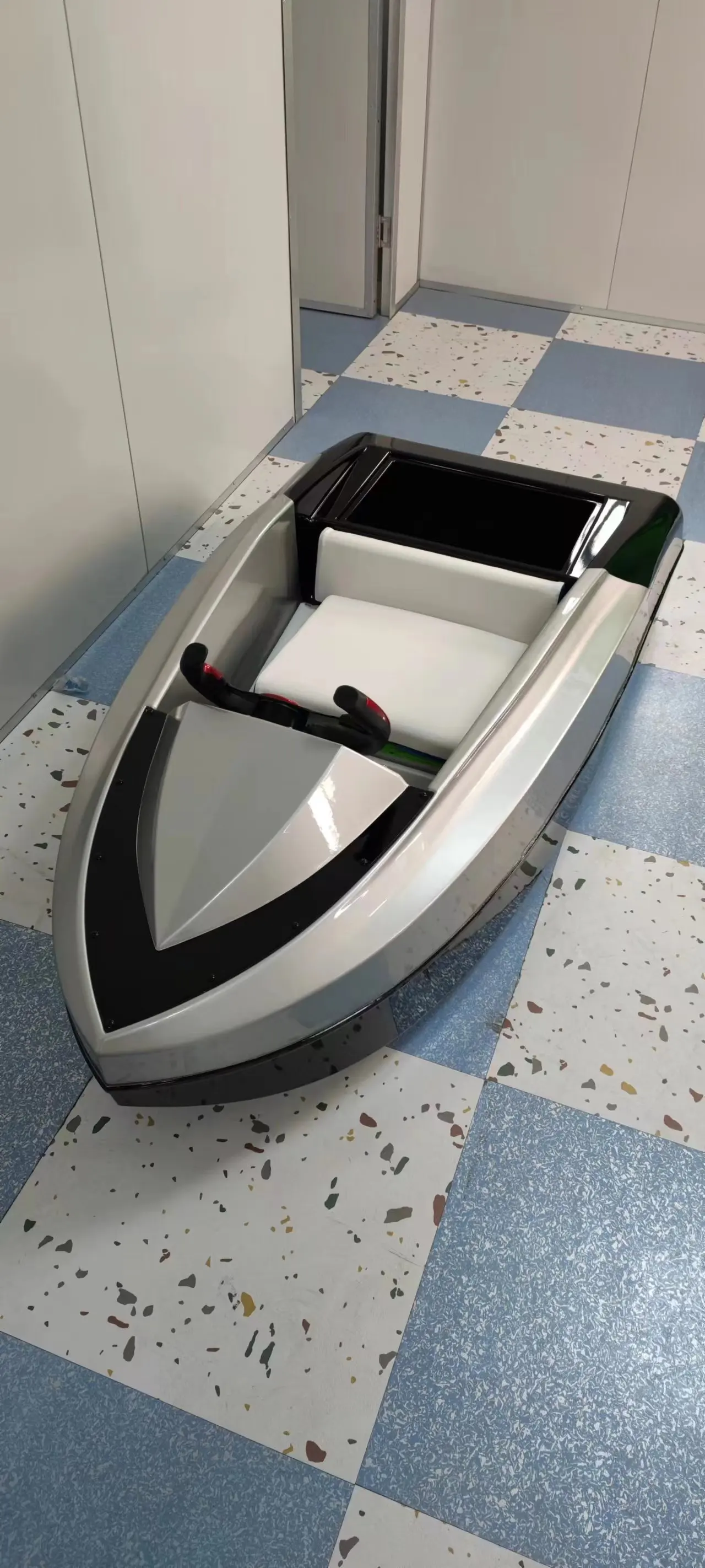 Ternary Lithium Battery Luxury Yacht Kids Mini Electric Boat For Water ...