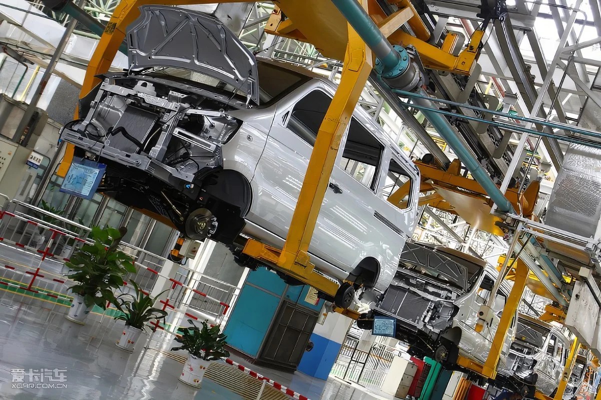 Wuling MPV Electric Mini Bus Taxi - Efficient & Reliable