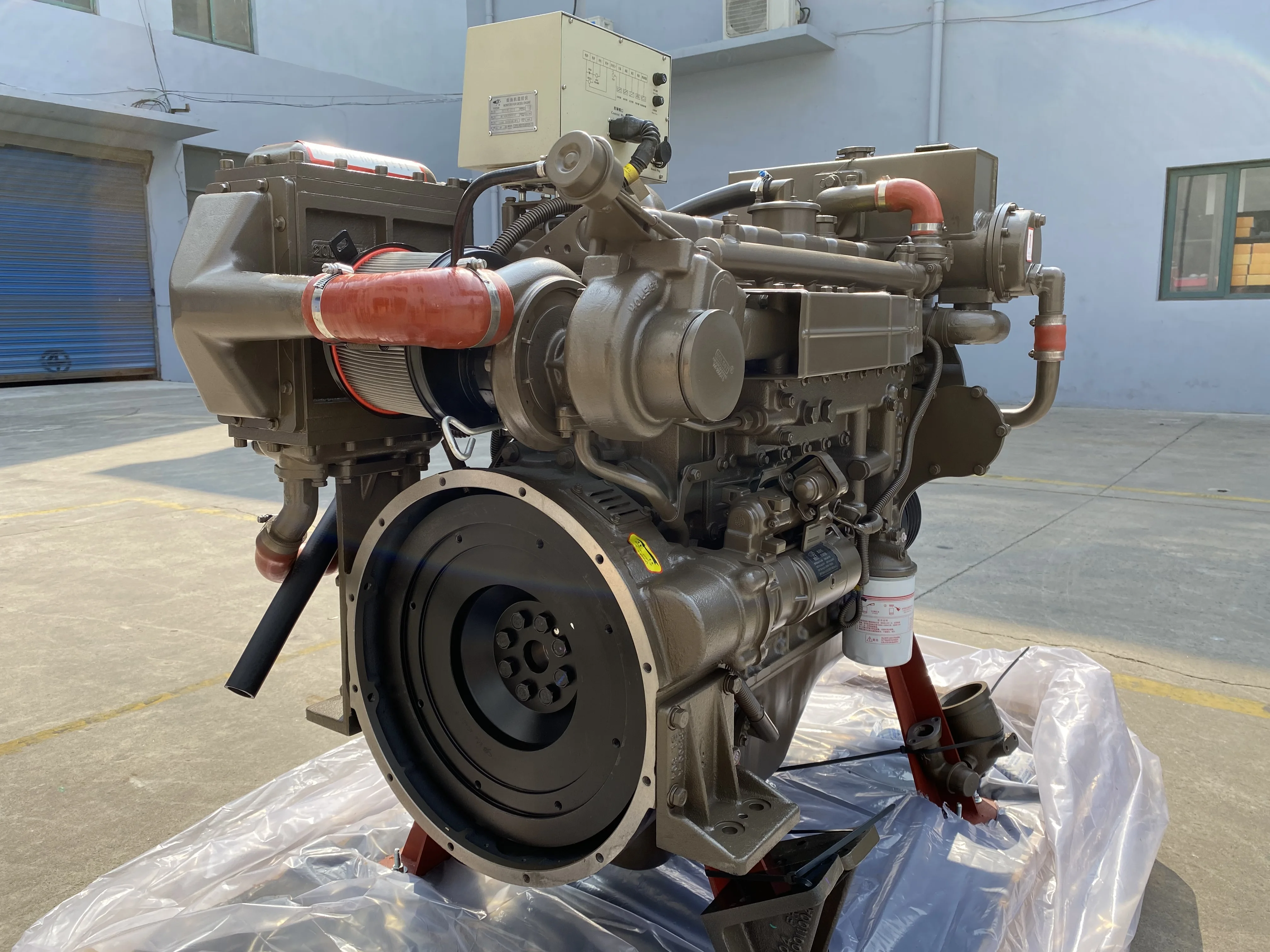 Yuchai YC6A195C Marine Diesel Engine - 195hp, 4 Strokes