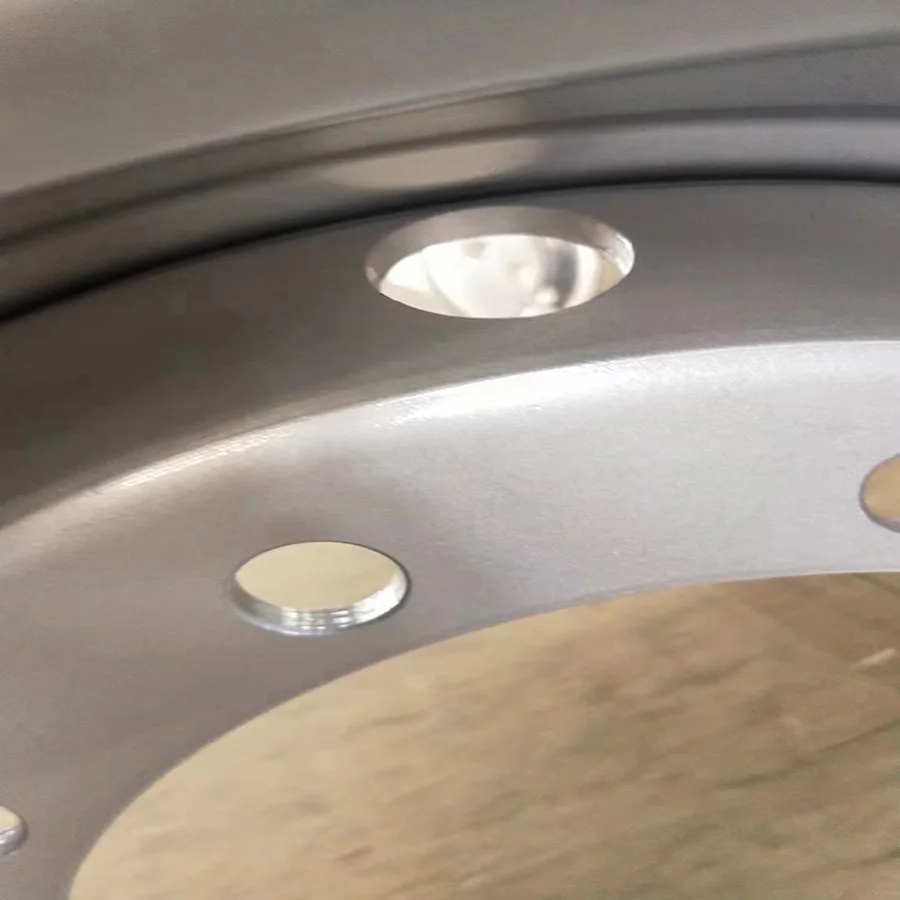 Steel Trailer Tubeless Wheel Sale Truck Rim 17.5*6.75 19.5*6.75 19.5*7. ...