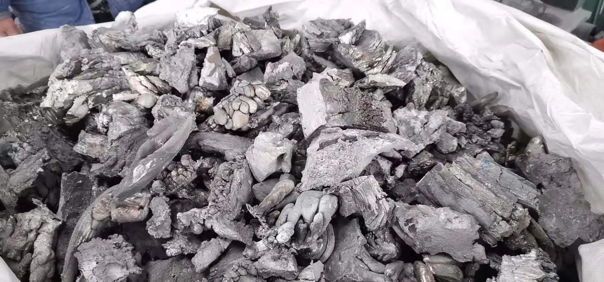 Calcium Metal Ca Lump/granular 98.5% Purity for Metallurgy