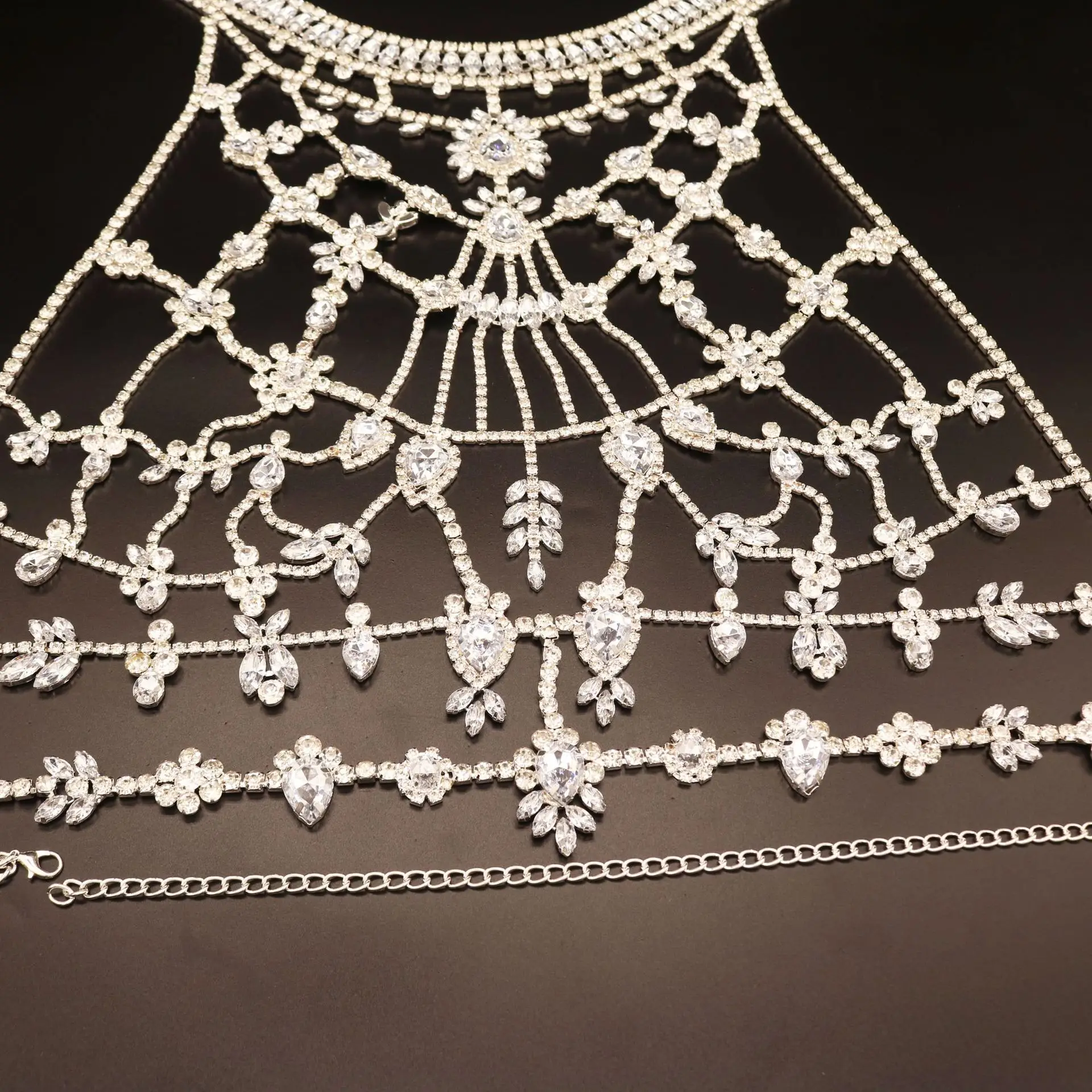 2022 New Shining Necklace Body Chain Flower Sexy Chain Rhinestone Bling