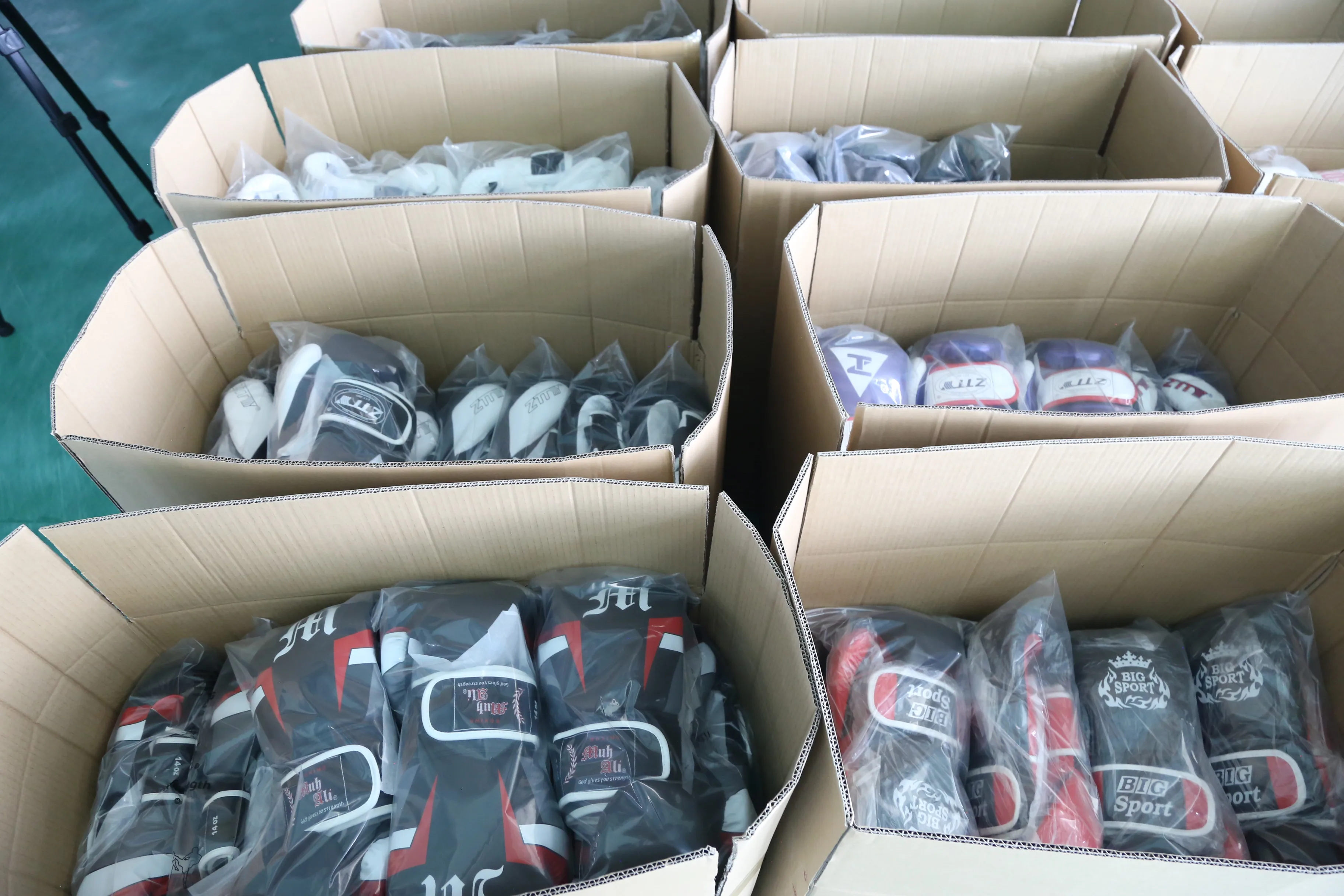 Design Your Own Logo Boxing Gloves Cowhide Leather Boxing Glove Black ...