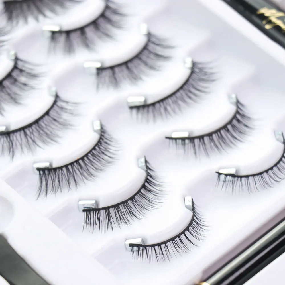 Shop Our Magnetic Eyeliner and Eyelashes Set for Natural Look