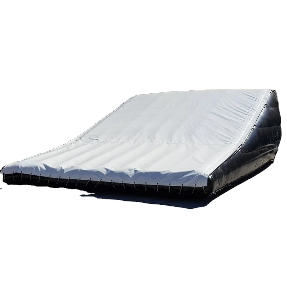 Outdoor giant inflatable landing airbag with ramp / bike jump stunt air bag for FMX MTB BMX ...
