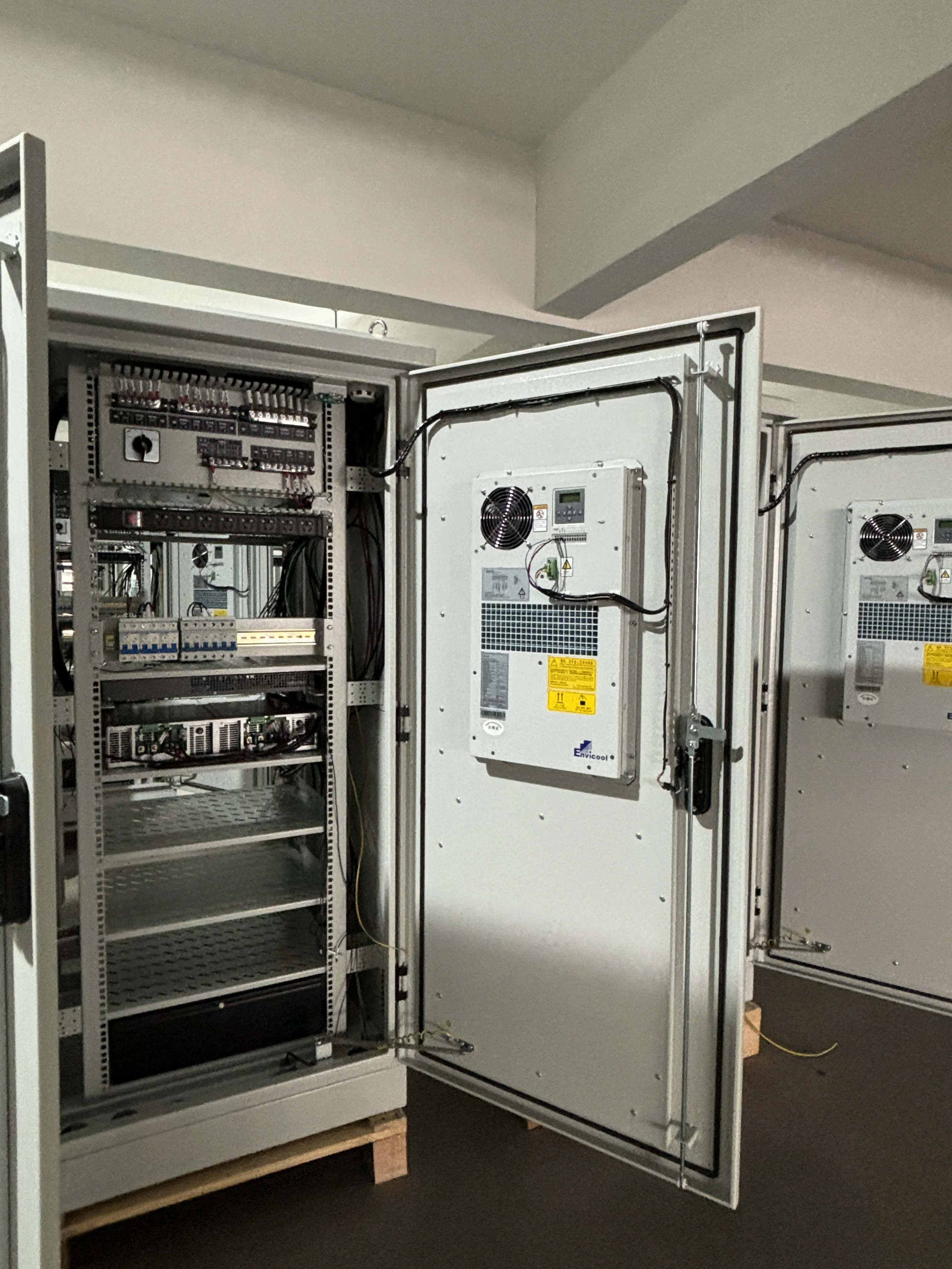 Outdoor Waterproof Cabinet - Durable & Versatile Solutions