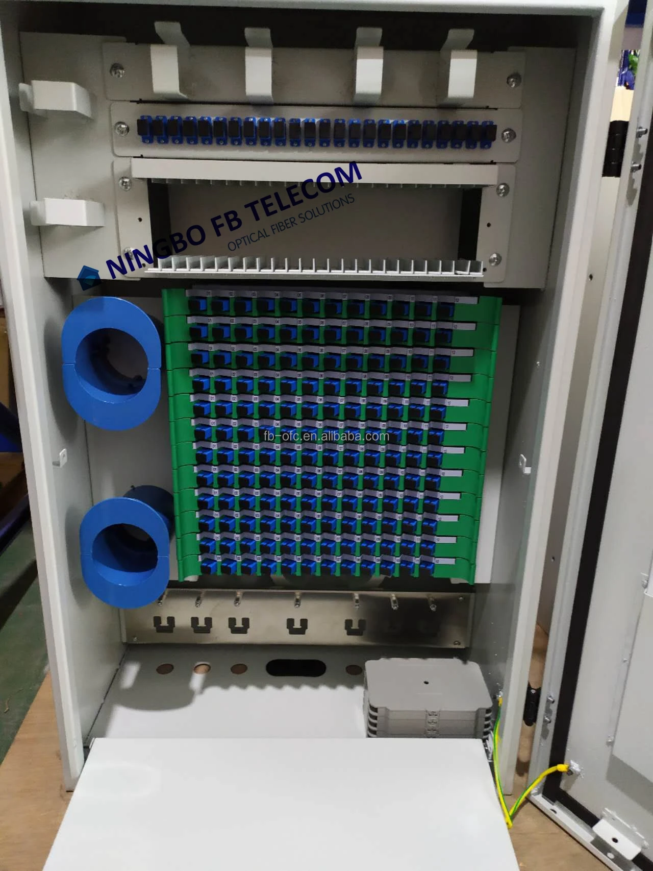 96/144/288/576 Cores Outdoor SMC Optical Splitter Cabinet