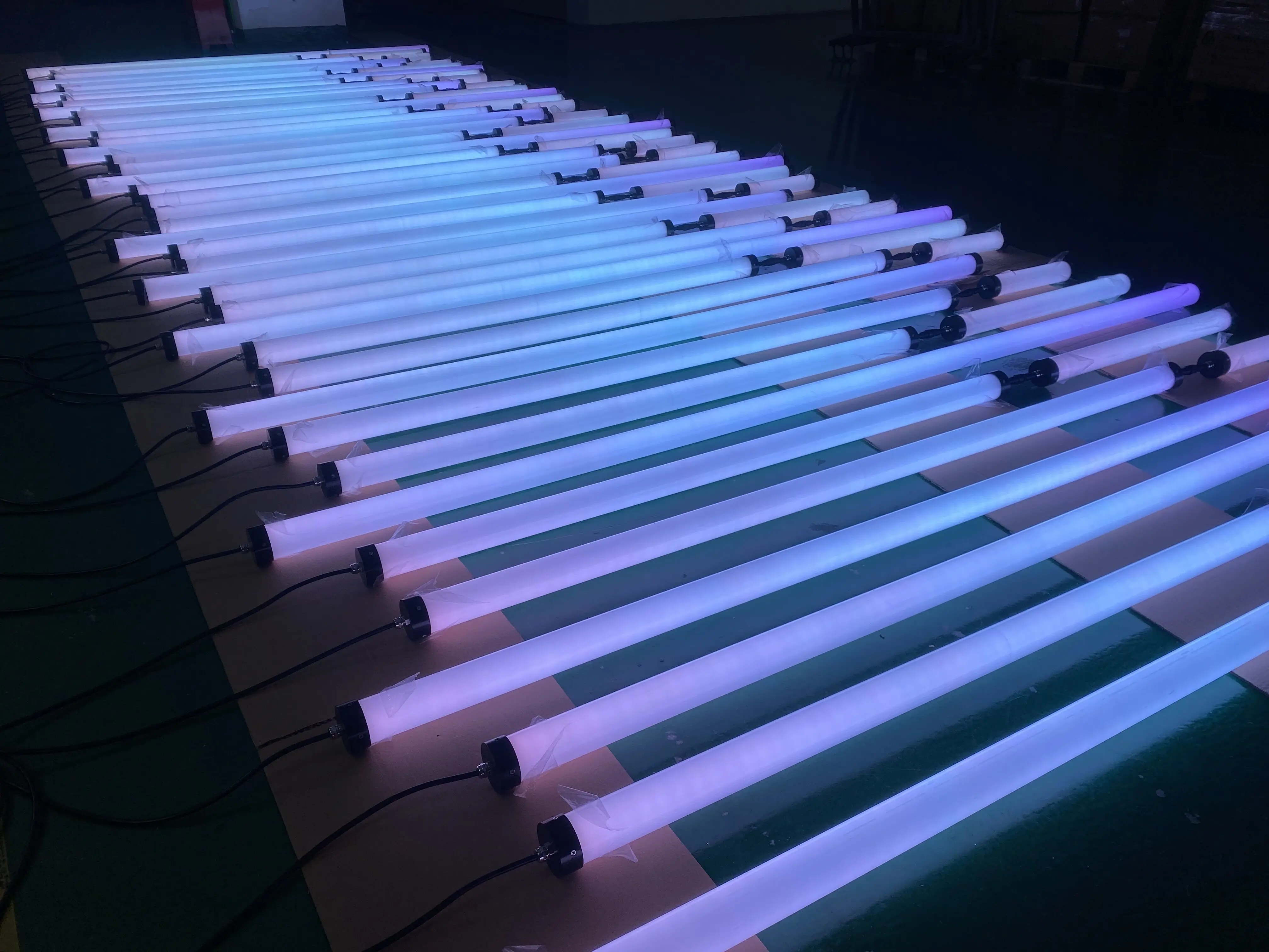 DMX Digital 3D Pixel RGB LED Hanging Vertical Linear Tube Light