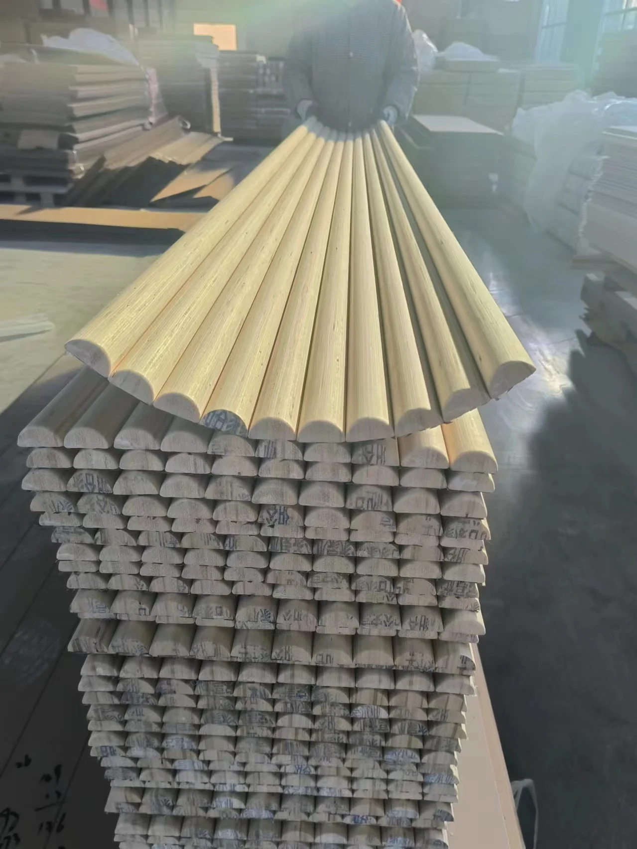 Customized Solid Poplar Curved Flexible Bendable Cladding Wall Panel ...