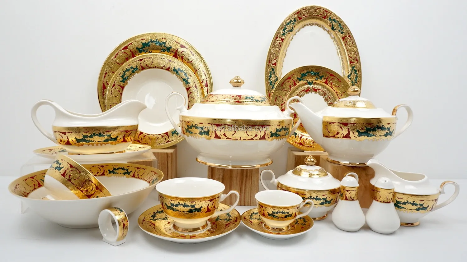 Red And Green Royal New Bone China Embossed Gold Dinnerware Sets - Buy ...