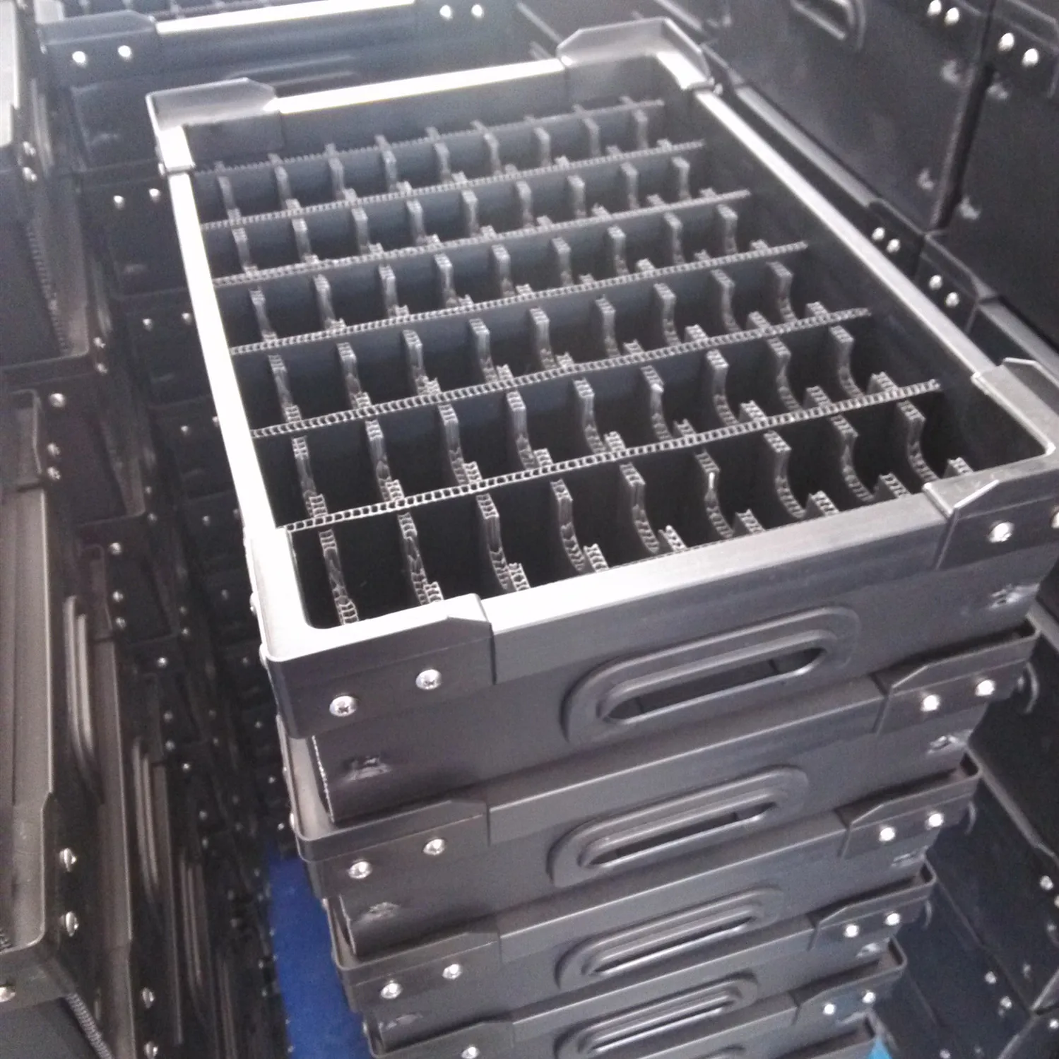 Conductive And Electrostatic Bins Containers Trays Totes Esd Pp ...