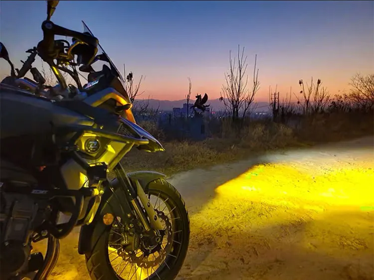 Honchom LED Motorcycle Light - Dual Color & IP68 Waterproof
