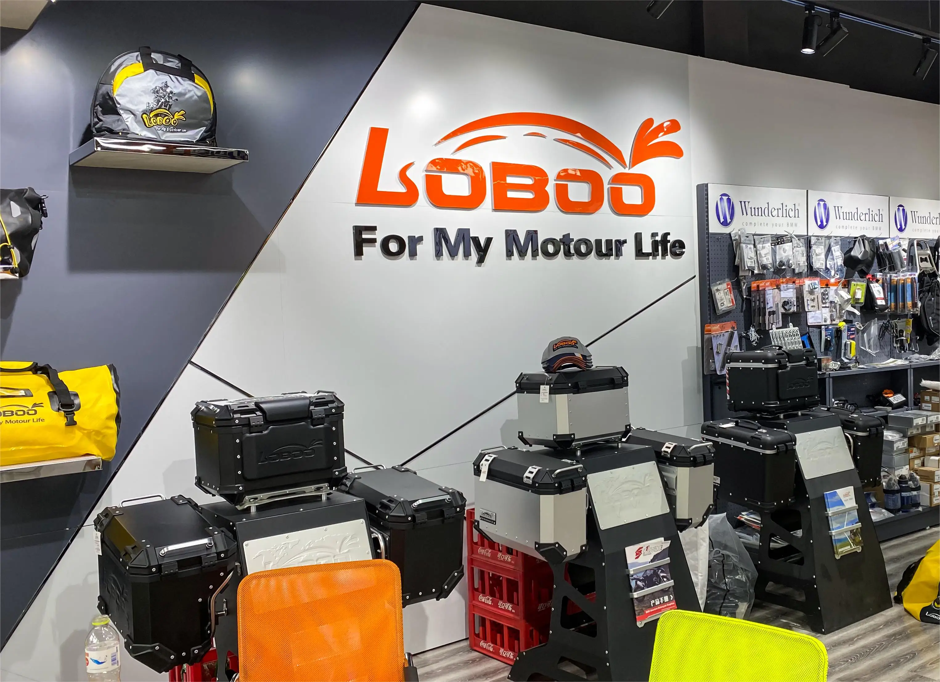 LOBOO Jungle Series Magnetic Tank Bag - Perfect for Motorcycle Rides