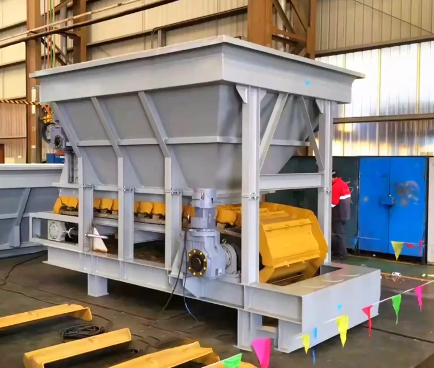 Heavy Duty Small Apron Feeder with Hopper for Bulk Material Handling