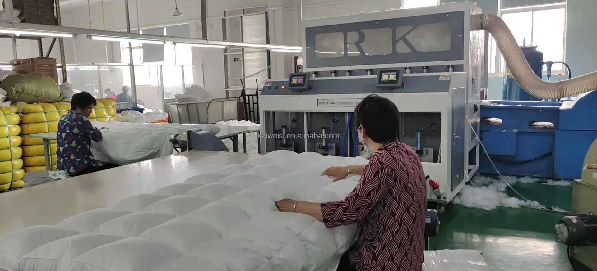 Duvet Quilt Comforter Making Weighing Filling Machine