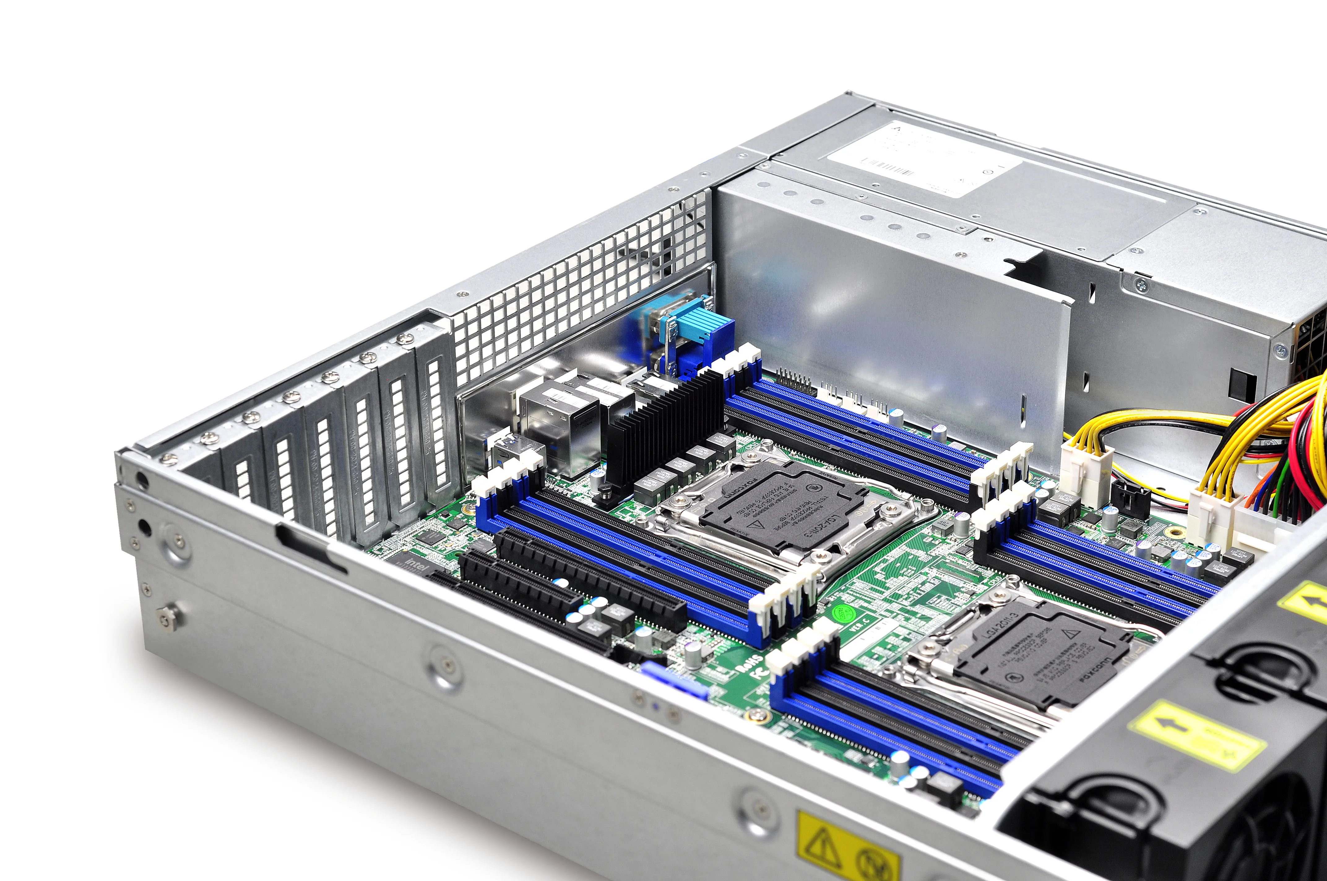 2U 12 Bay Rackmount Server Chassis with 1+1 PSU Redundancy