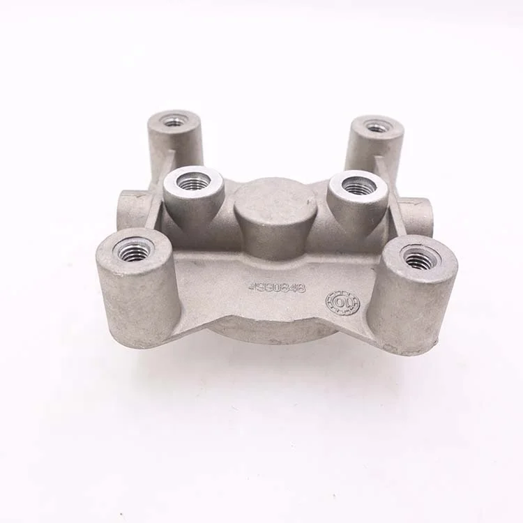 Longrui Komatsu Engine Fuel Filter Head 6754-71-6320 6754-71-6340 - Buy ...