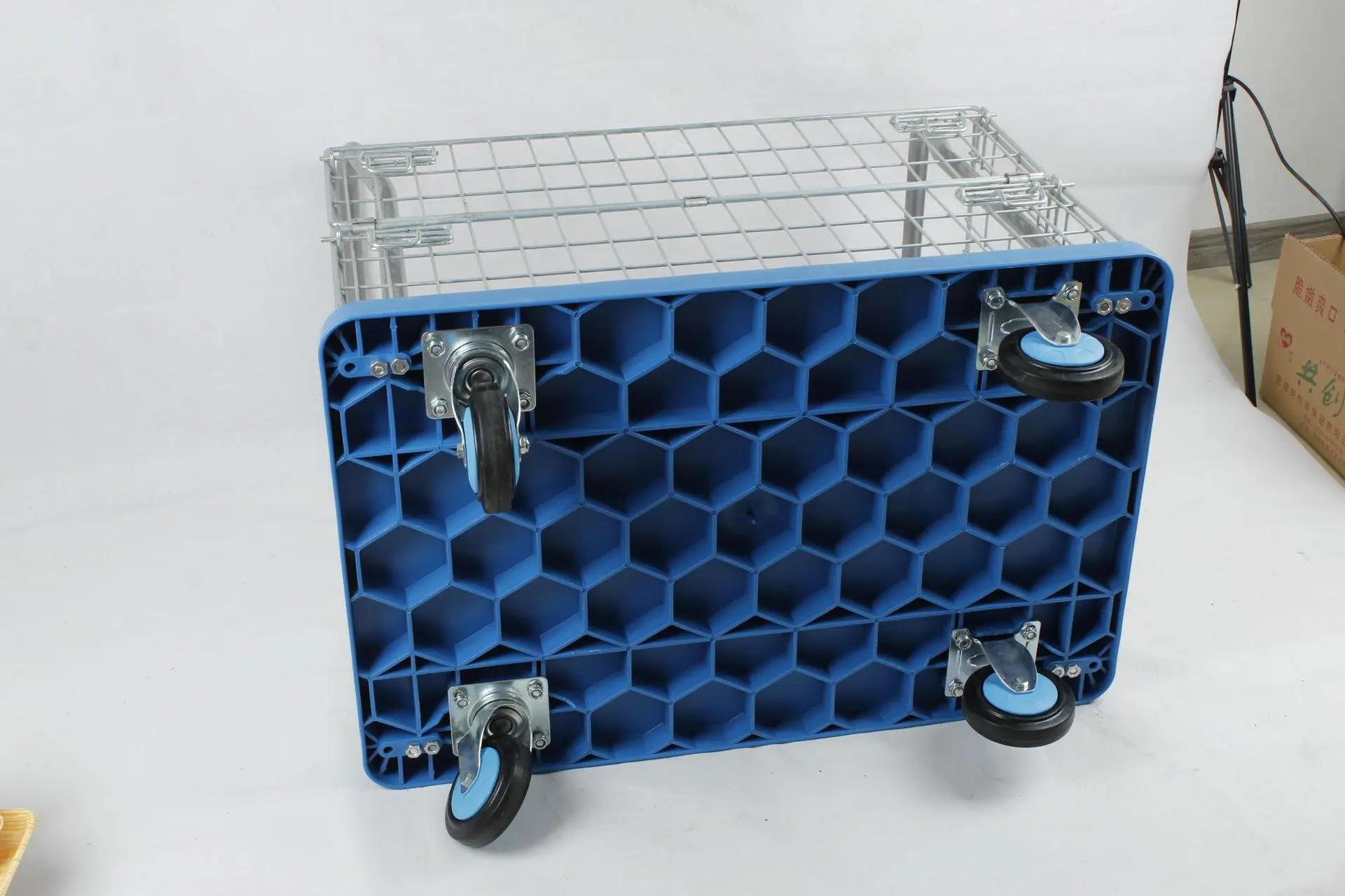 150kg 300kg Folding Plastic Trolley Cart with Wheels
