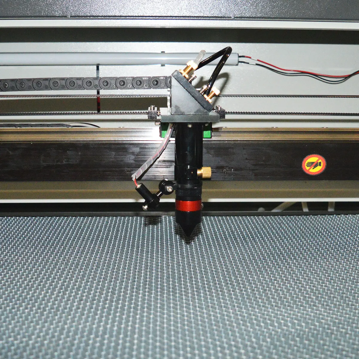 WER 9060 CO2 Laser Engraver - Precision and Efficiency