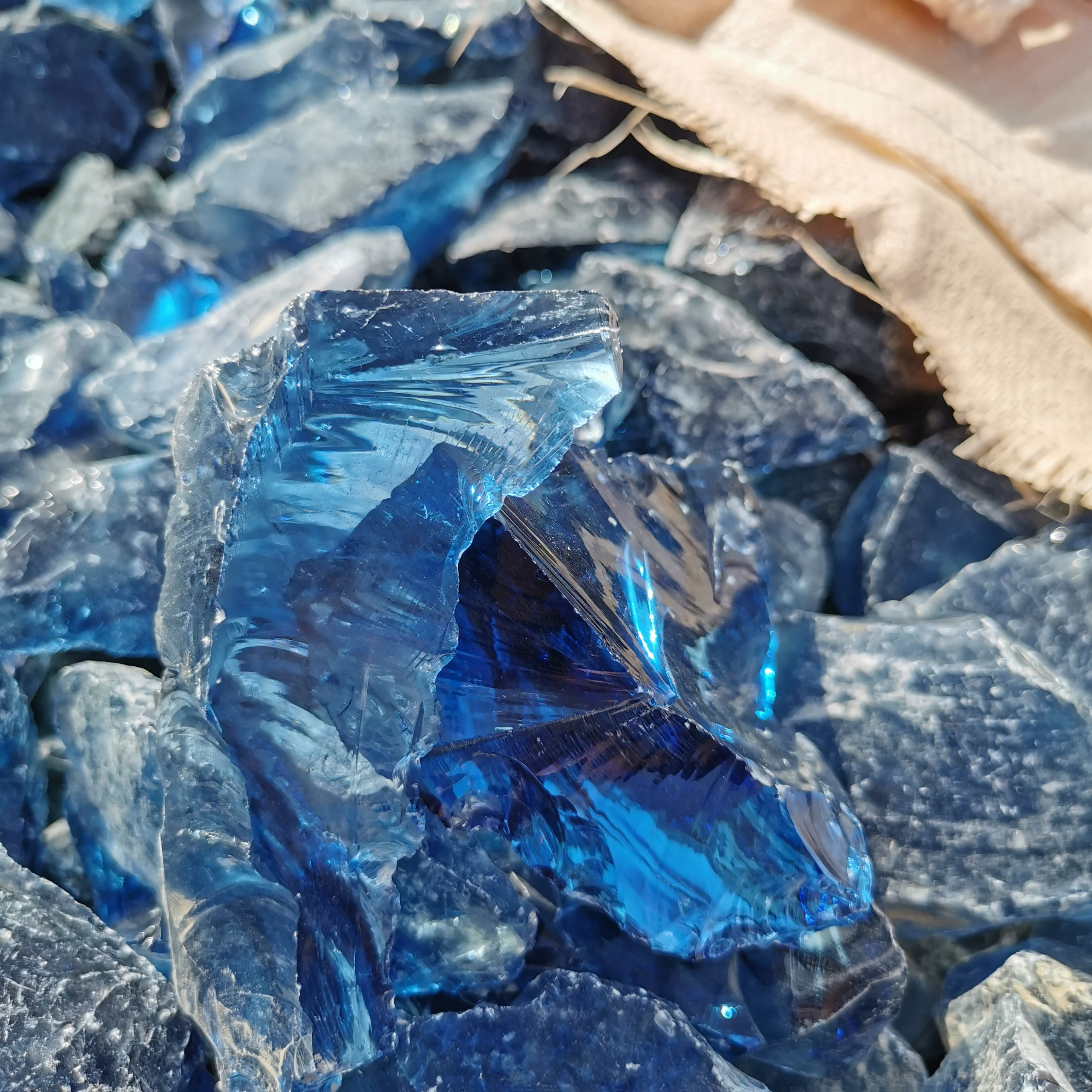 Wholesale Colored Large Landscaping Slag Glass Rocks