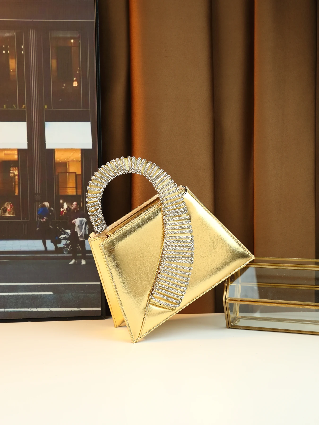 Shop Our Trendy Diamond-Encrusted Handbag - Perfect for Any Occasion