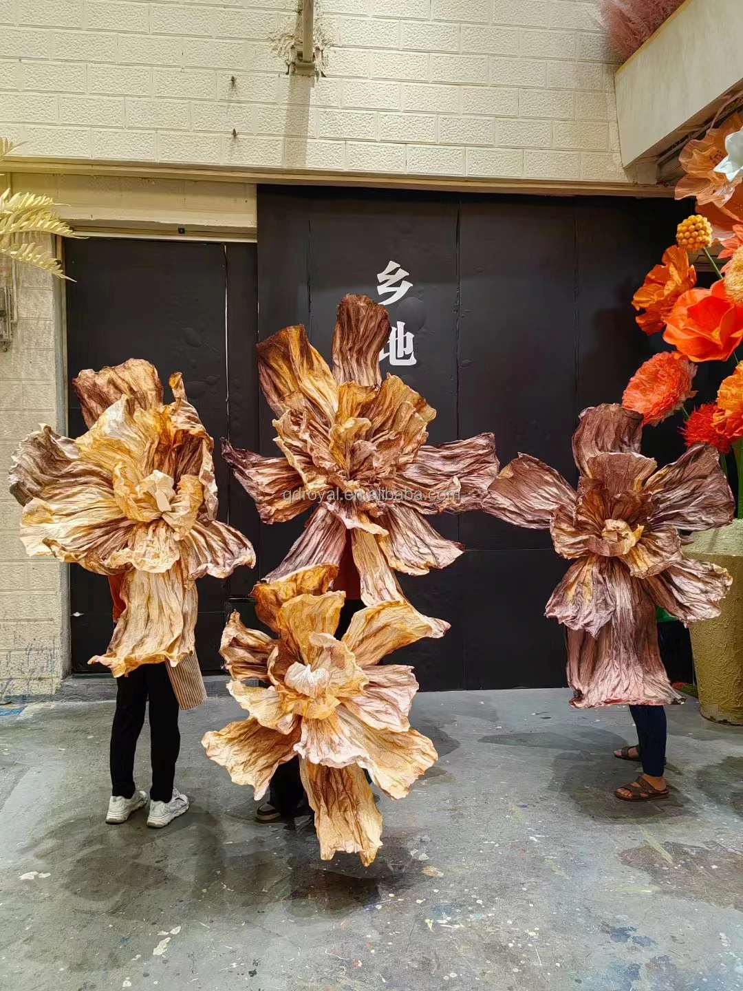 Handmade Wedding Decoration Giant Flowers - Perfect for Events