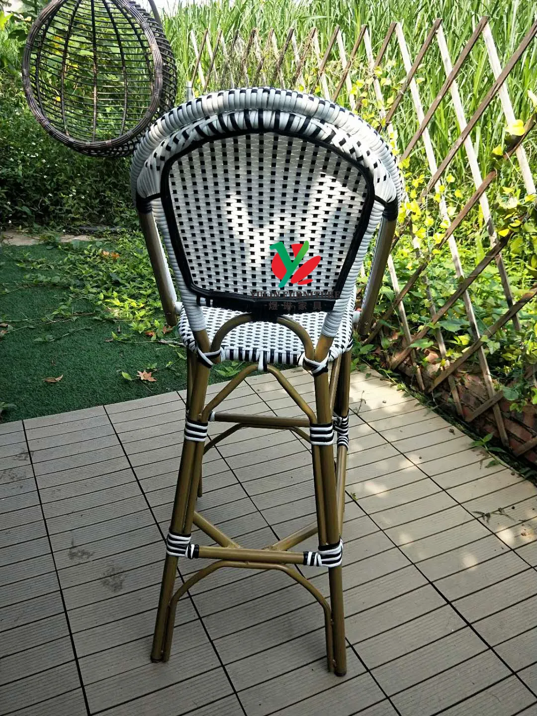 Modern Bistro Bar Stools - Stylish & Durable Solutions