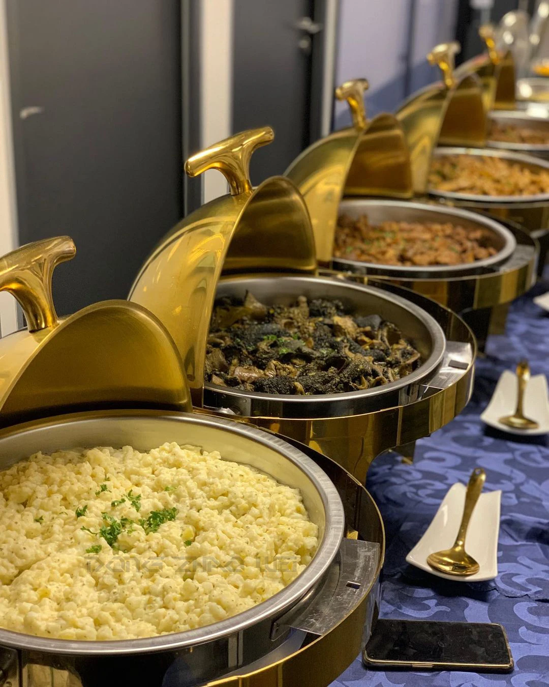 Decorating around Chafing Dishes - Buffet Style Solutions