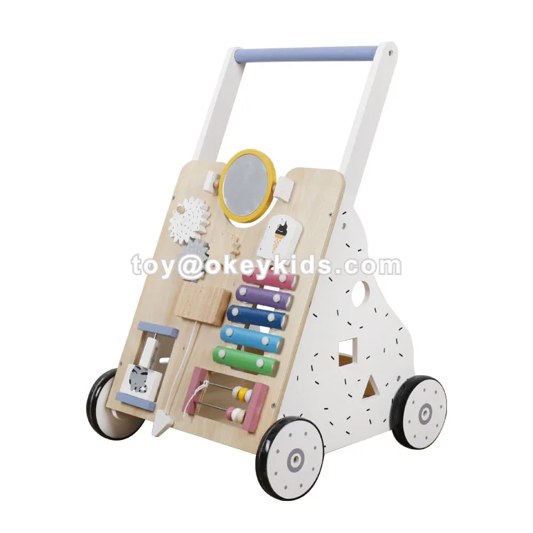 Early Learning with the Push Along Activity Walker W16E159B