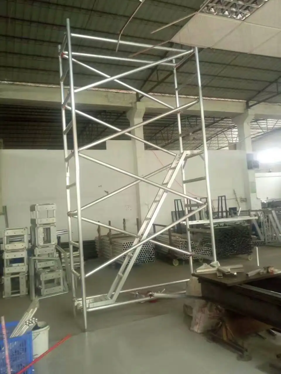 12 Ft Scaffolding - Mobile, Crank up Tower for Easy Access