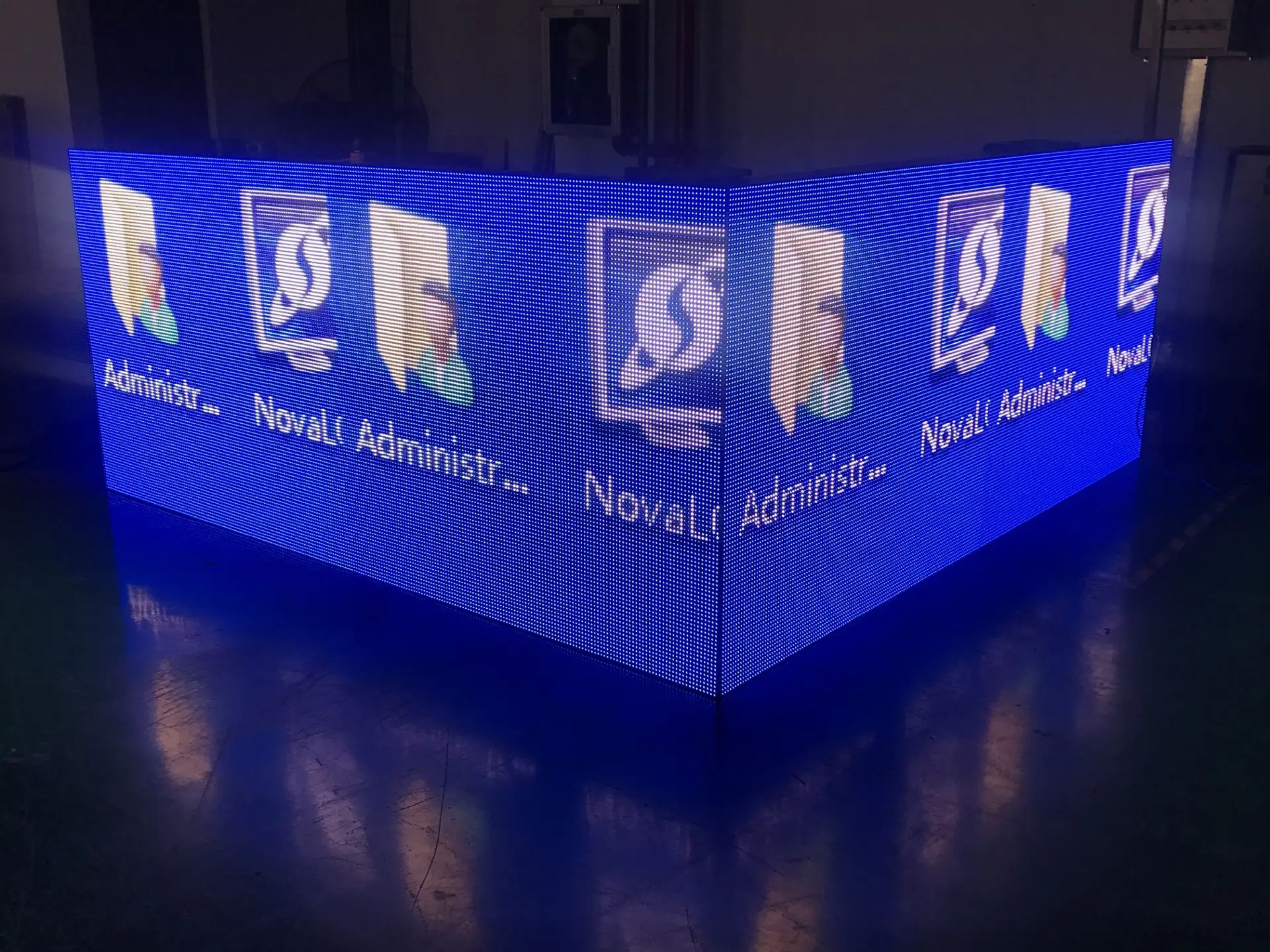 Giant Outdoor LED Video Wall - P8 P10 Right Angle Display