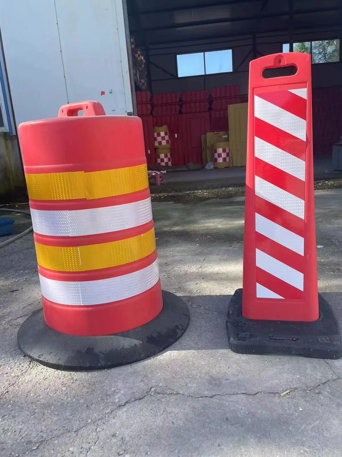 1100MM PE Plastic Portable Stackable Road Safety Barrel