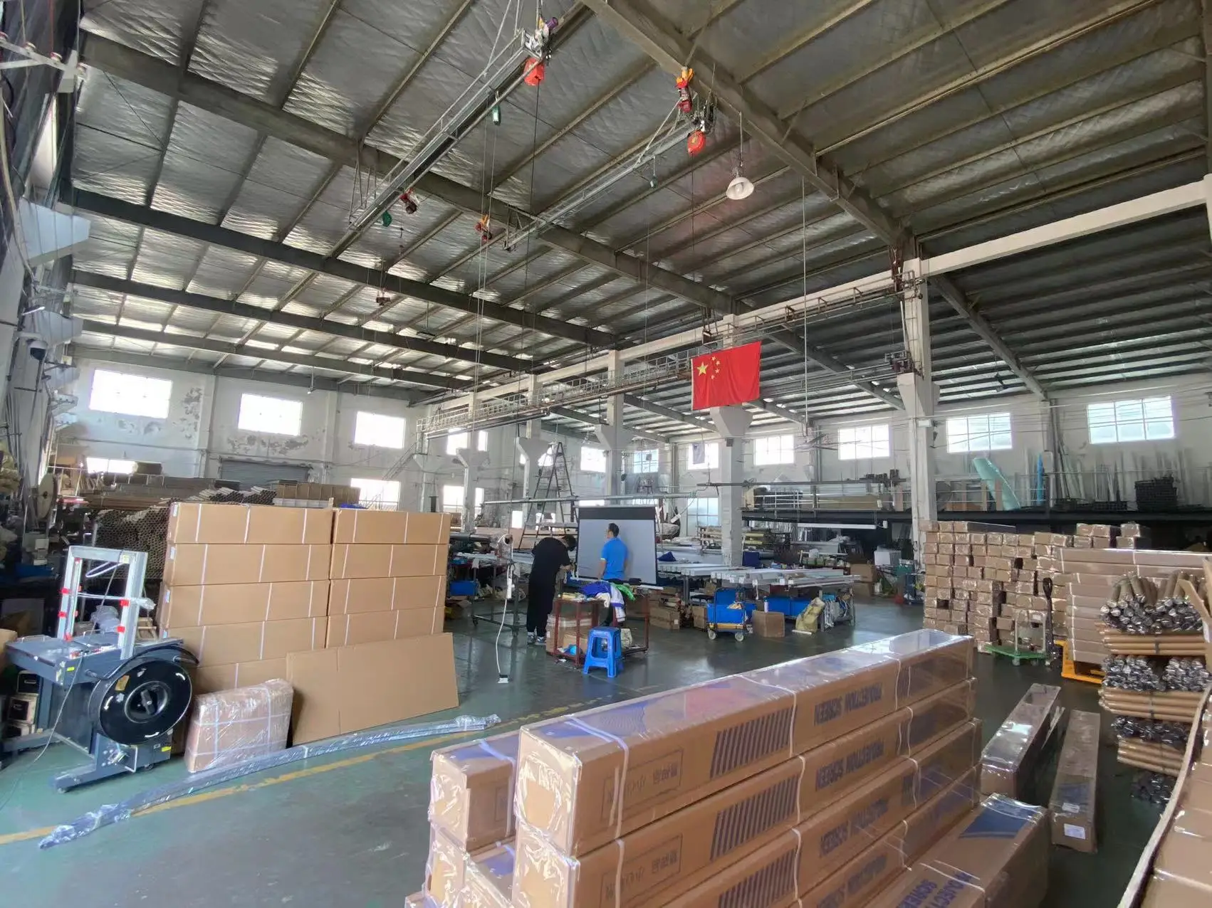 150 Inch White Plastic Electronic 16:9 Foldable Frame Motorized ...