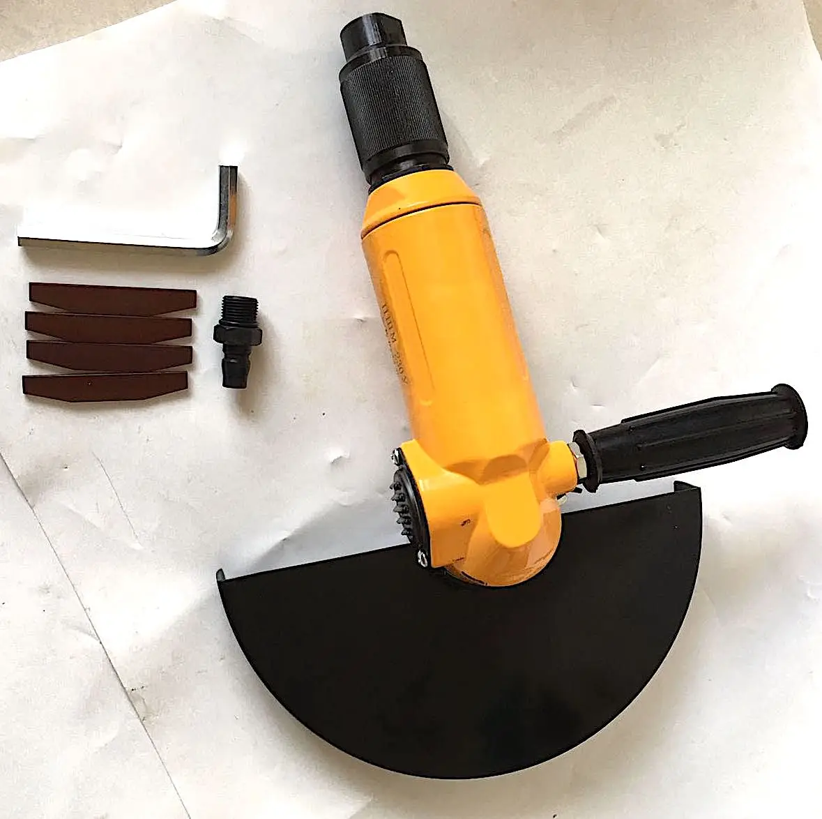 9" Wheel Diameter, 6,500 RPM Free Speed RPM Pneumatic Grinder