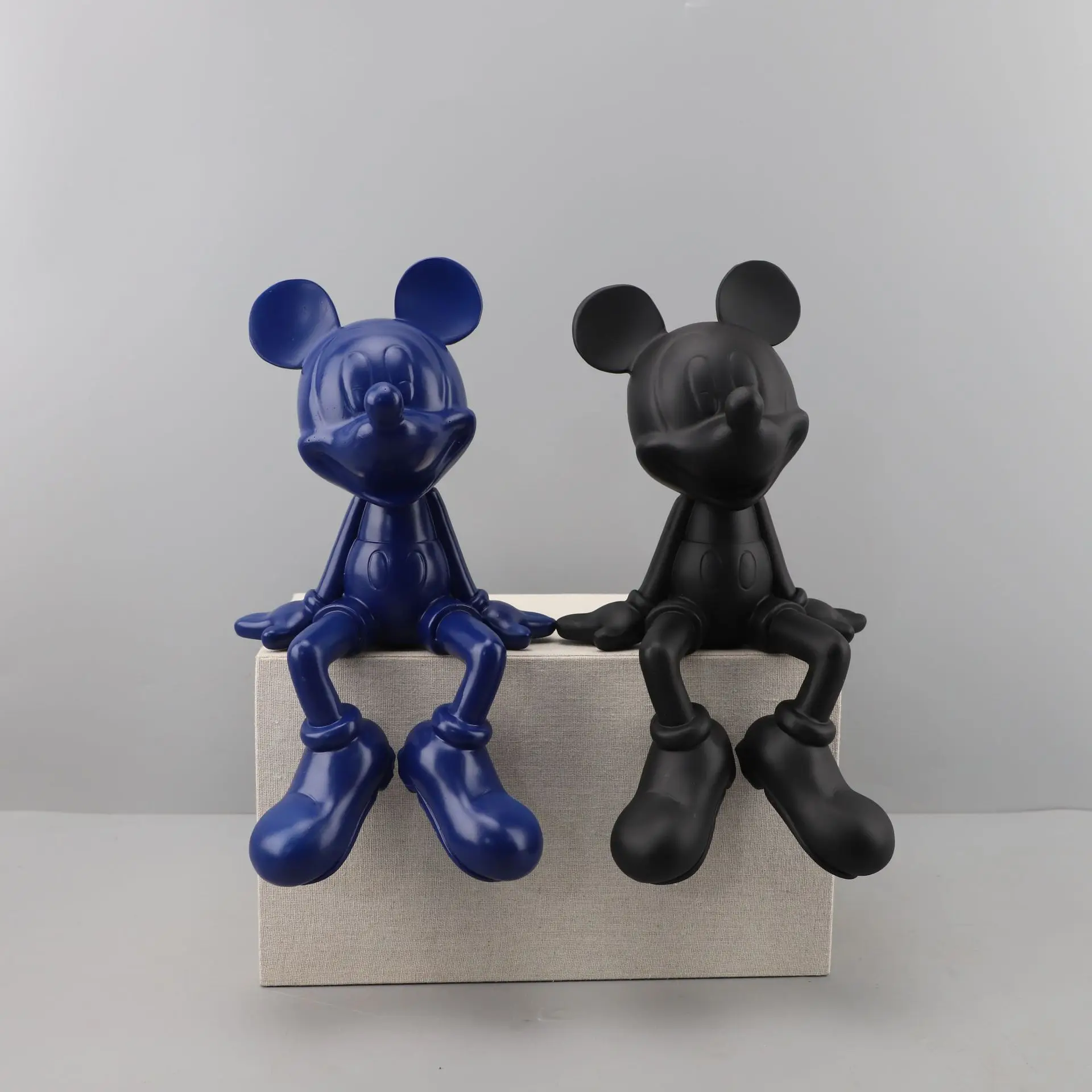 Modern Simple Mickey Sculpture Resin Ornaments for Home